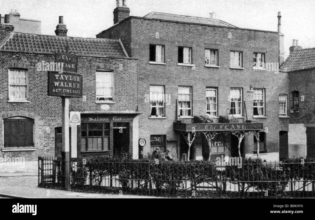 Highgate village the flask hi-res stock photography and images - Alamy