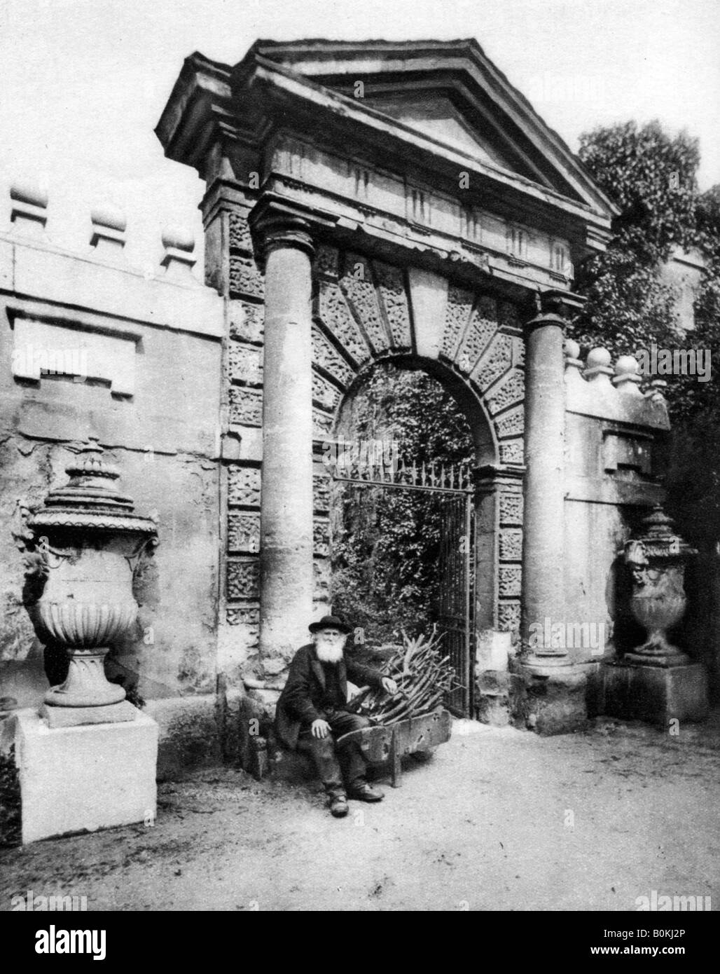 Inigo jones building Black and White Stock Photos & Images - Alamy