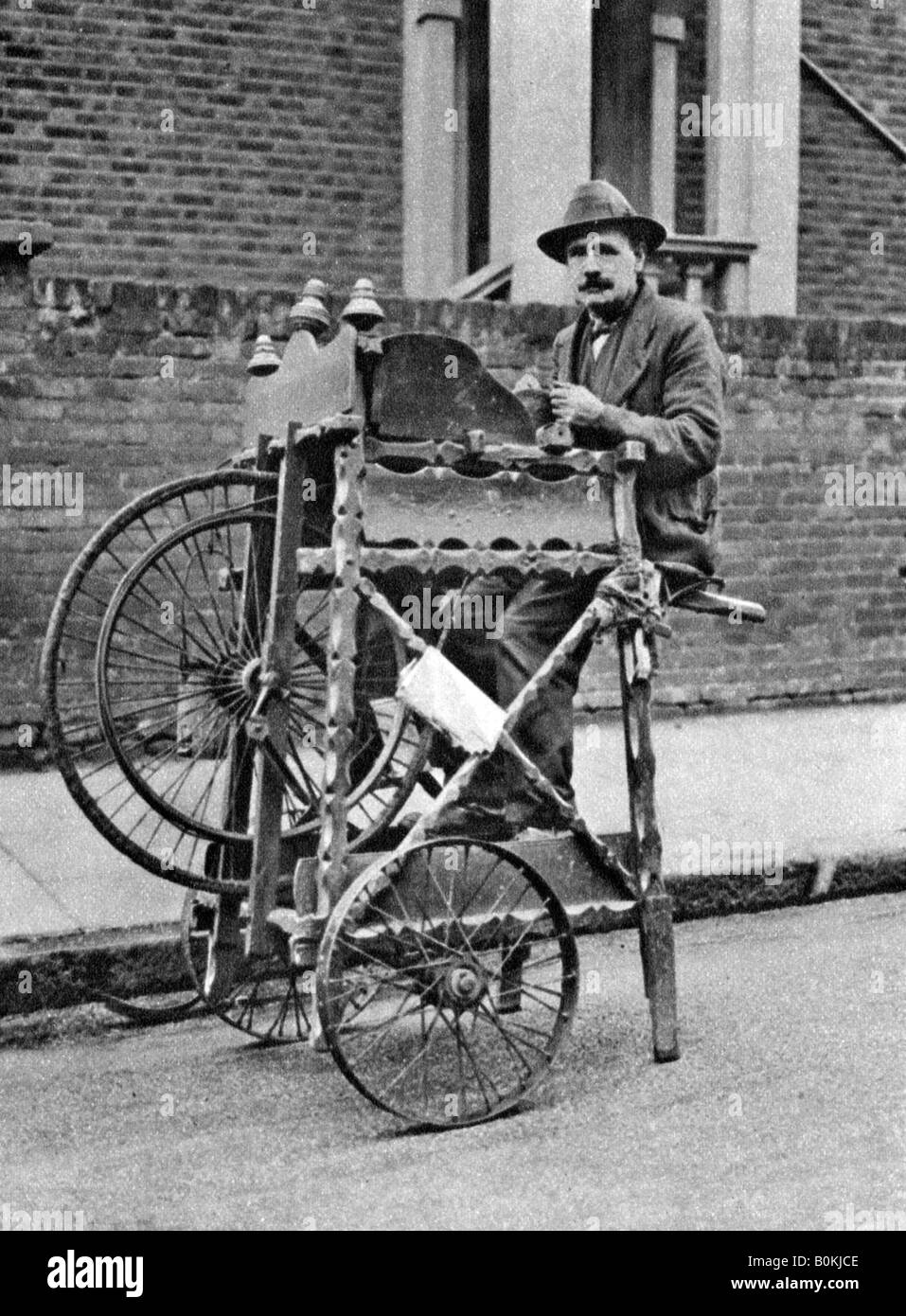 Scissors grinder hi-res stock photography and images - Alamy