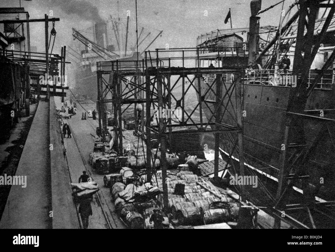 1920s london dock hi-res stock photography and images - Alamy