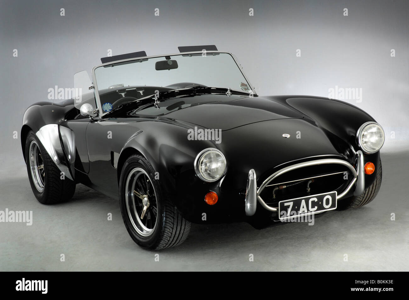 Ac cobra black hi-res stock photography and images - Alamy