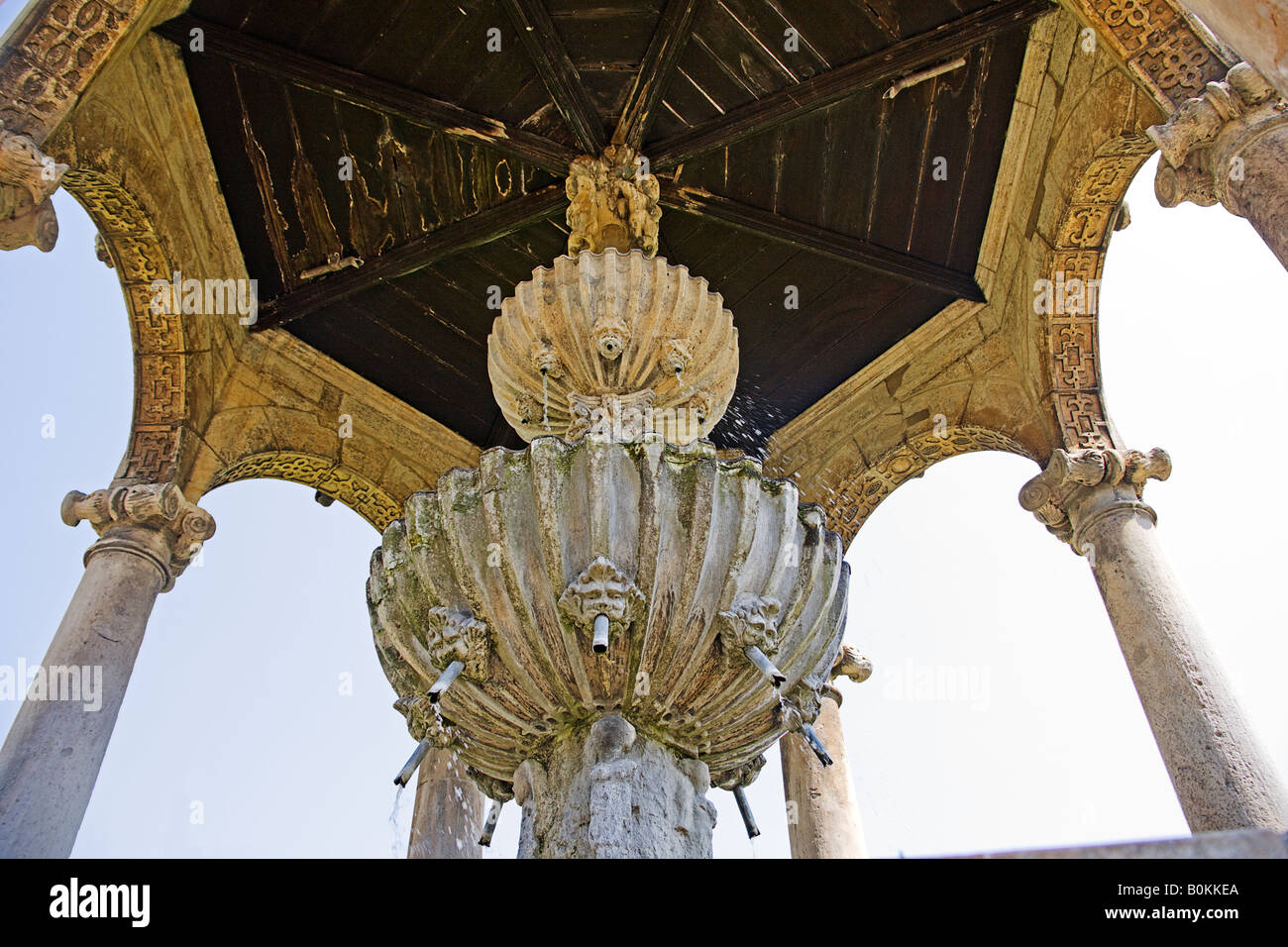 Trinity college fountain hi-res stock photography and images - Alamy