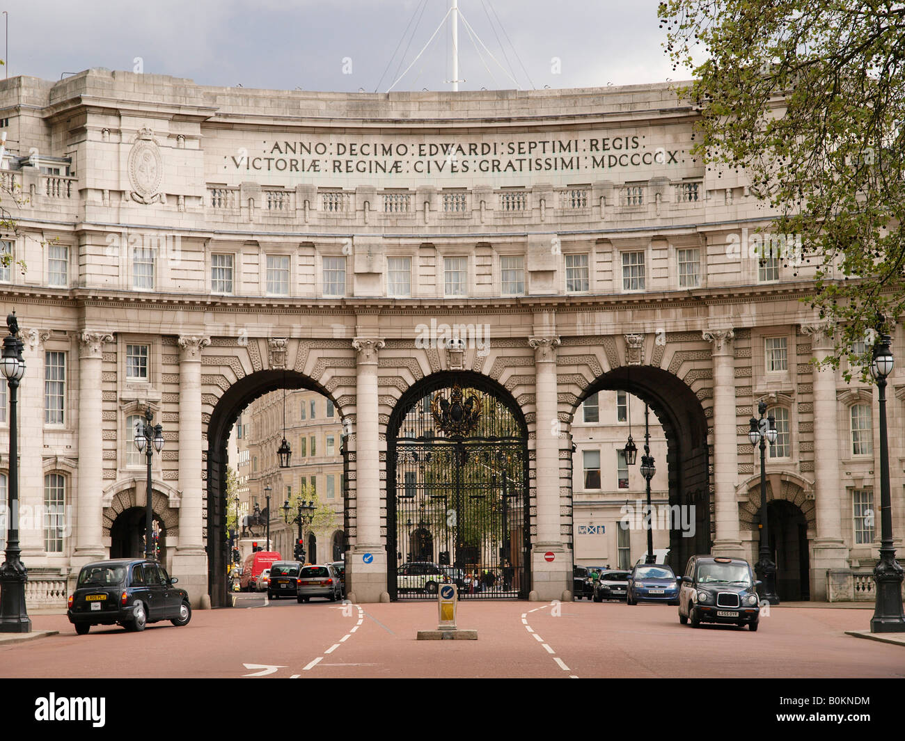 Admiralty Arch London England UK Stock Photo - Alamy