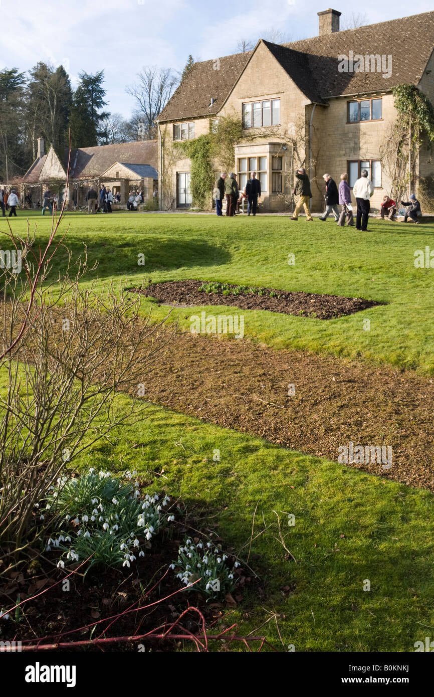 Colesbourne park snowdrops hi-res stock photography and images - Alamy