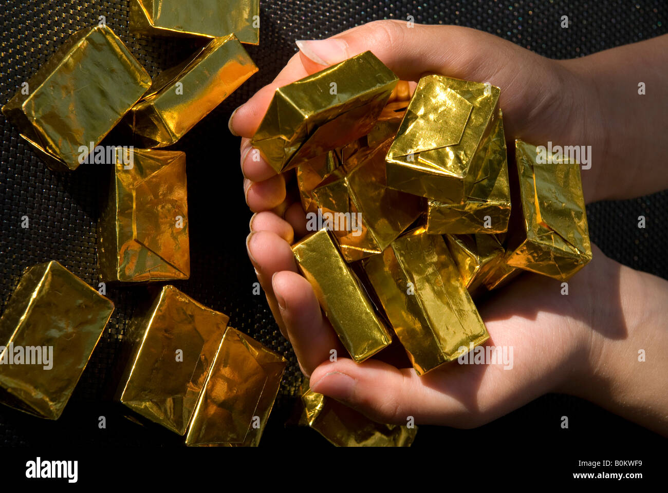 Wrapped chocolate bars hi-res stock photography and images - Alamy