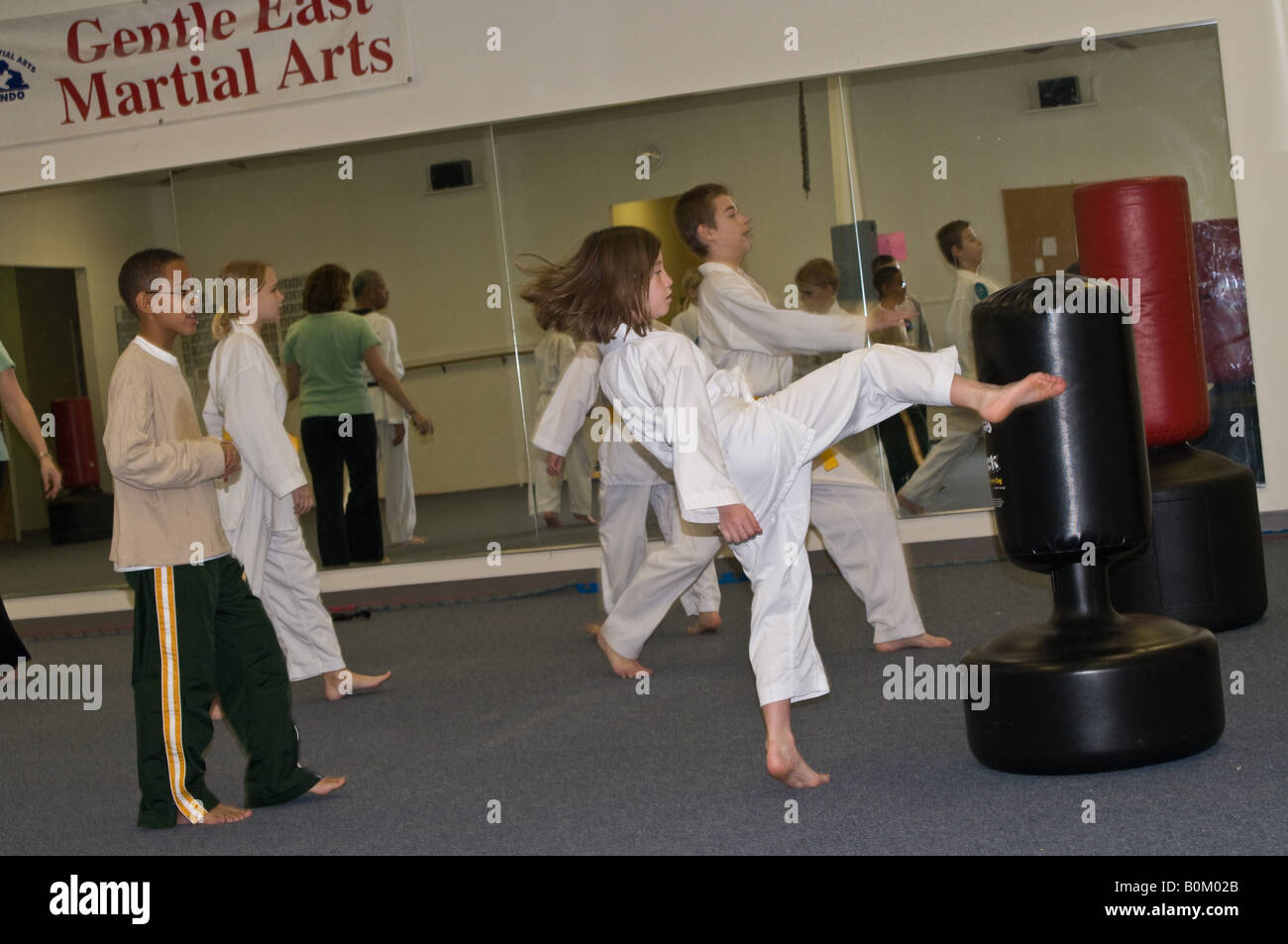 Youth class tae kwan do doe martial arts exercise self defense ...
