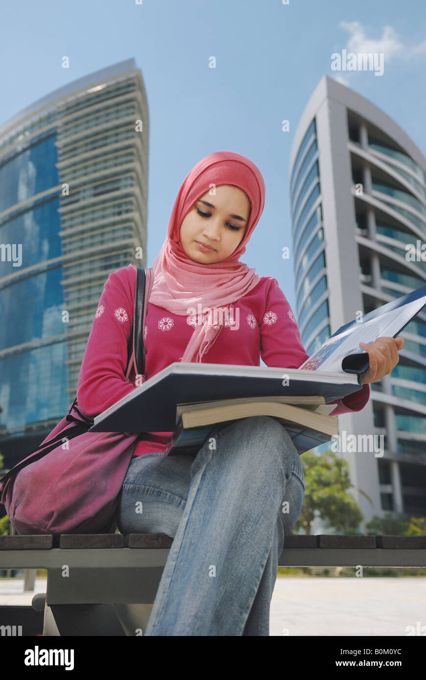 Muslim student computer hi-res stock photography and images - Alamy