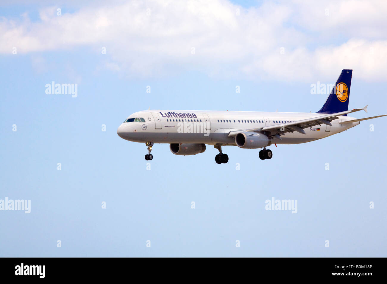200 airbus hi-res stock photography and images - Alamy