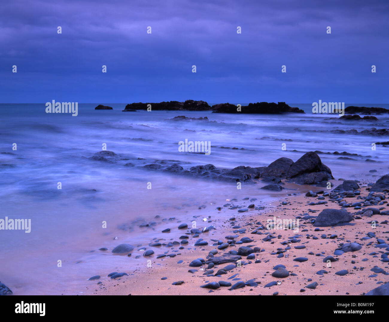 Dawn, Sandymouth beach, Cornwall, UK Stock Photo - Alamy