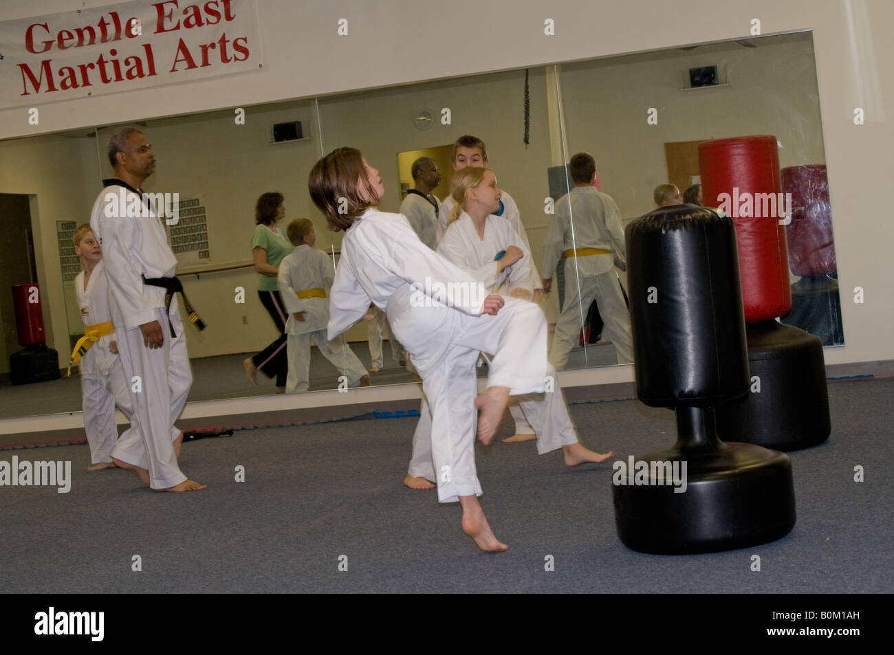 Youth class tae kwan do doe martial arts exercise self defense ...