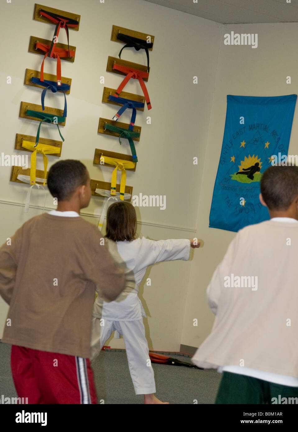Youth class tae kwan do doe martial arts exercise self defense ...