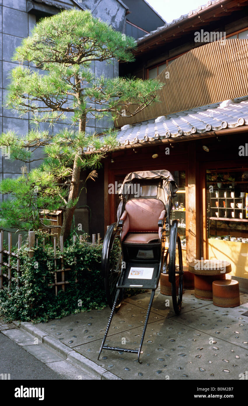 Nov 3, 2004 - Historic rickshaw outside a traditional house in Kawagoe ...