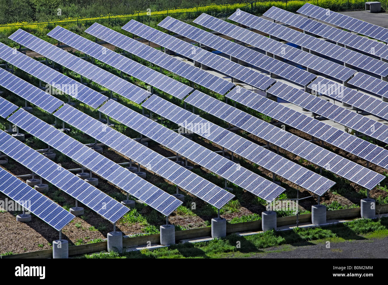 Solar cooling hi-res stock photography and images - Alamy