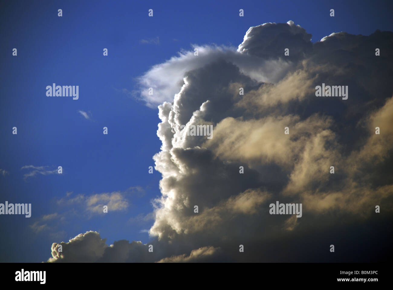 Cloud lightining hi-res stock photography and images - Alamy