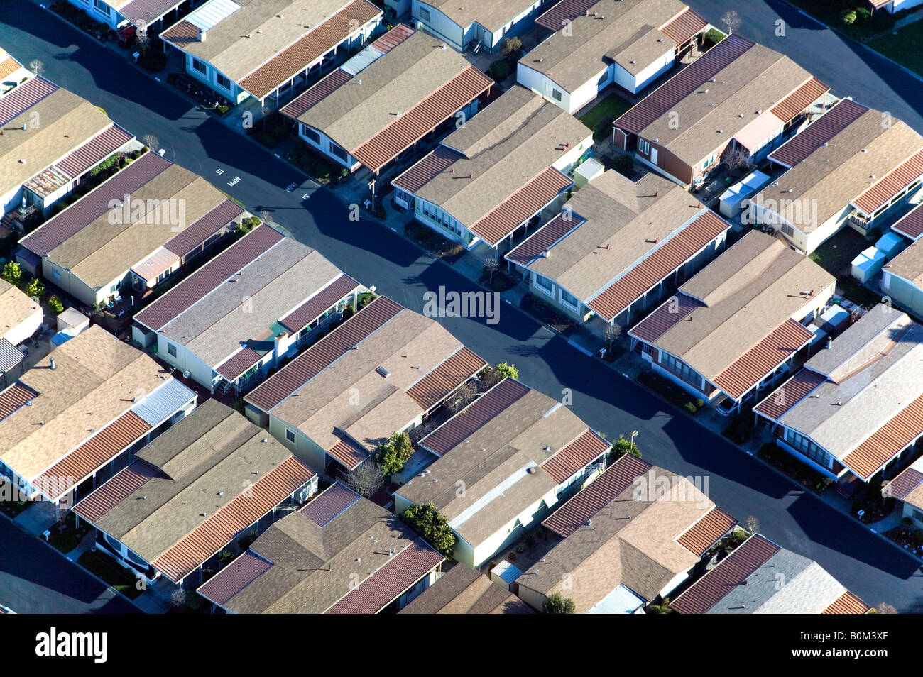 aerial view above rooftop view mobile homes California Stock Photo - Alamy
