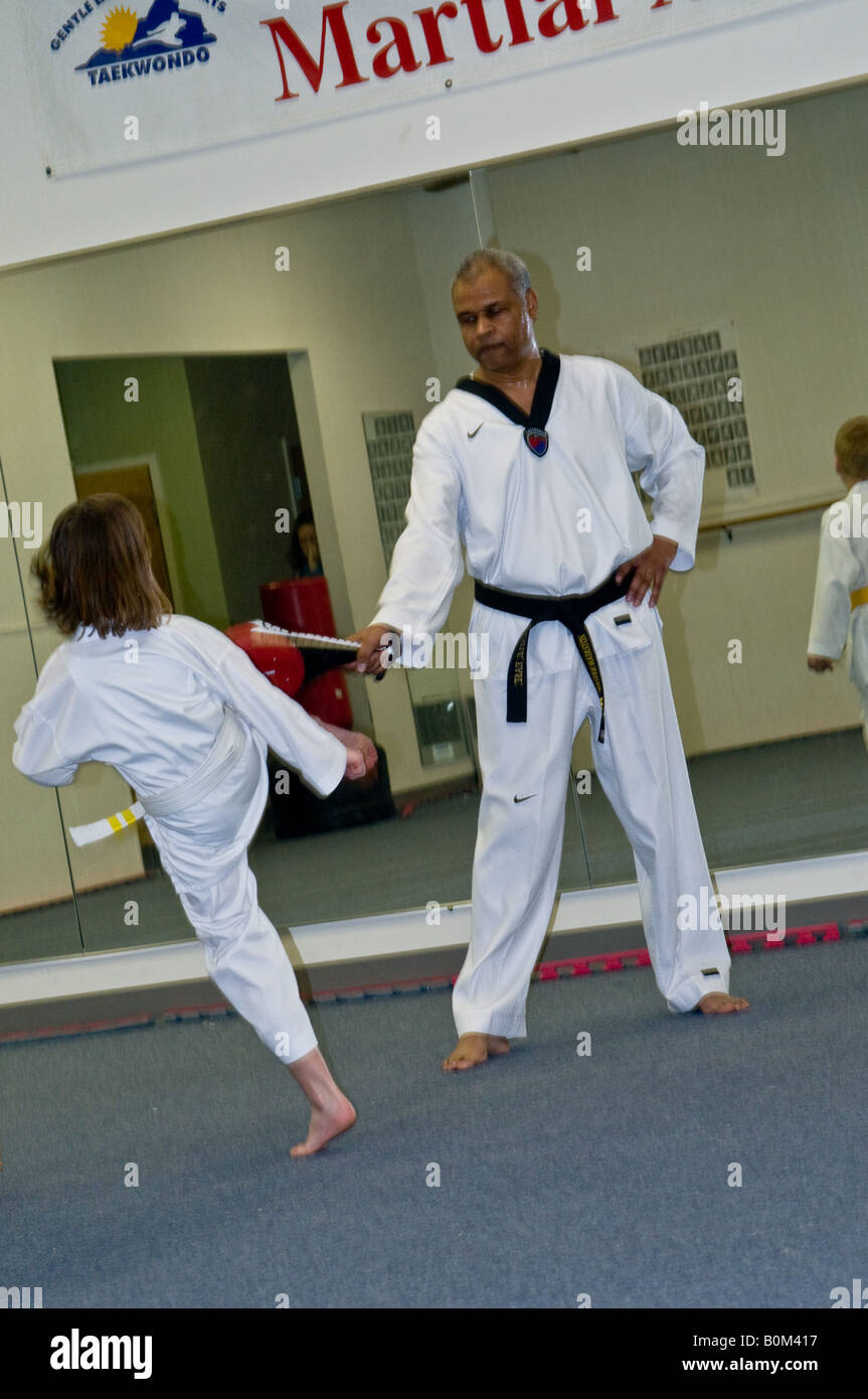 Youth class tae kwan do doe martial arts exercise self defense ...
