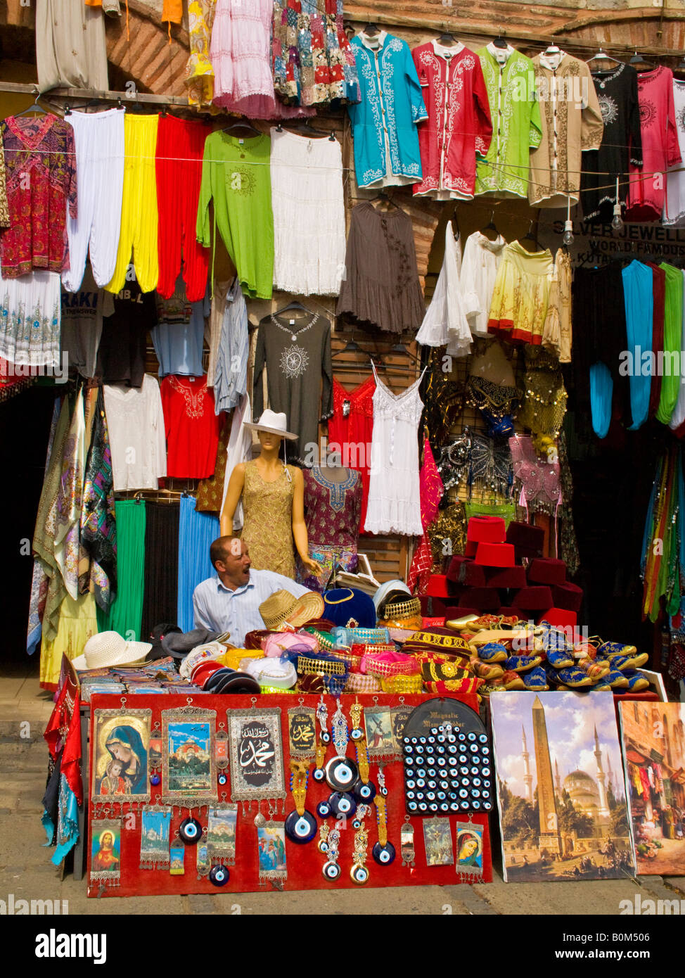 Street Market Istanbul Turkey Stock Photo - Alamy