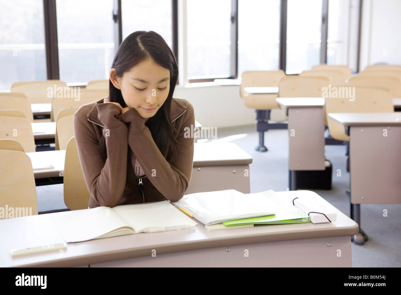 Japanese teens studying hi-res stock photography and images - Alamy