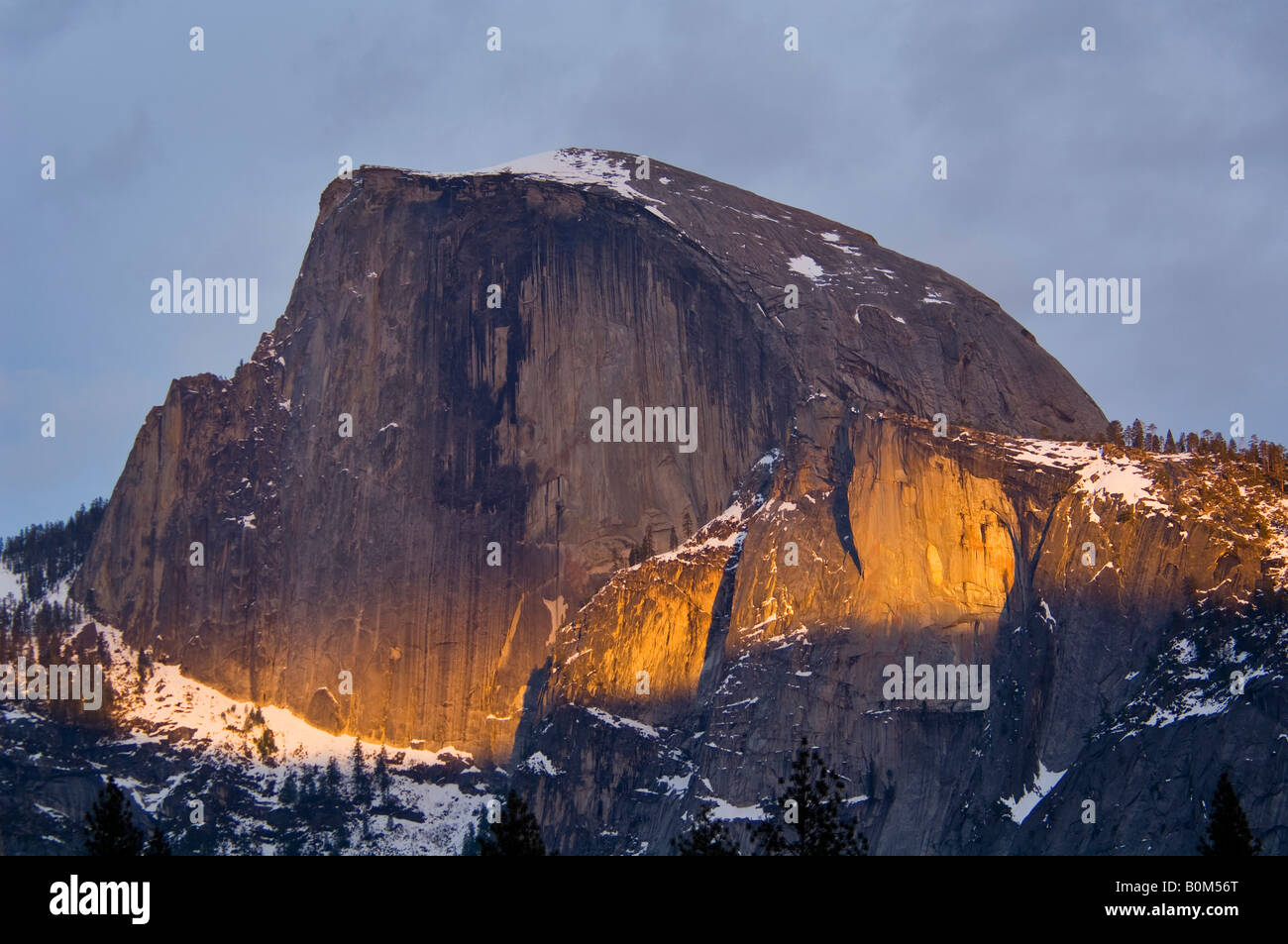Yosemite half dome granite plutonic hi-res stock photography and images ...