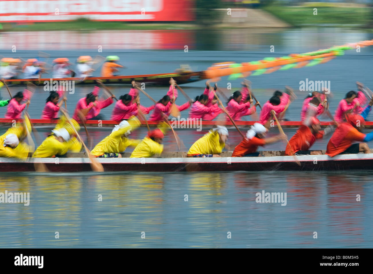Long boat race thailand hi-res stock photography and images - Alamy