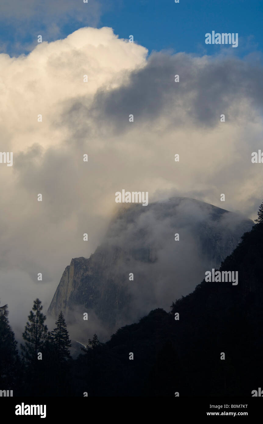 Yosemite half dome granite plutonic hi-res stock photography and images ...