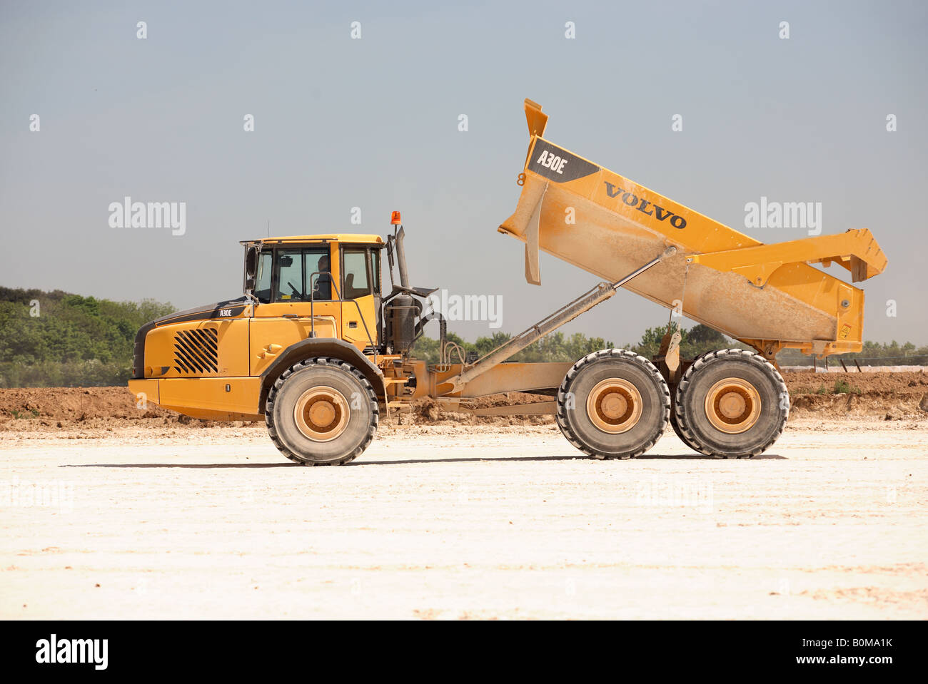 Earth moving truck hi-res stock photography and images - Alamy
