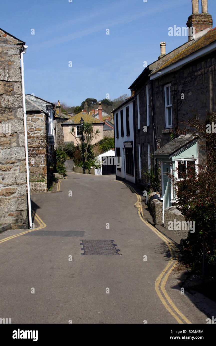 Traditional cornish cottage hi-res stock photography and images - Alamy