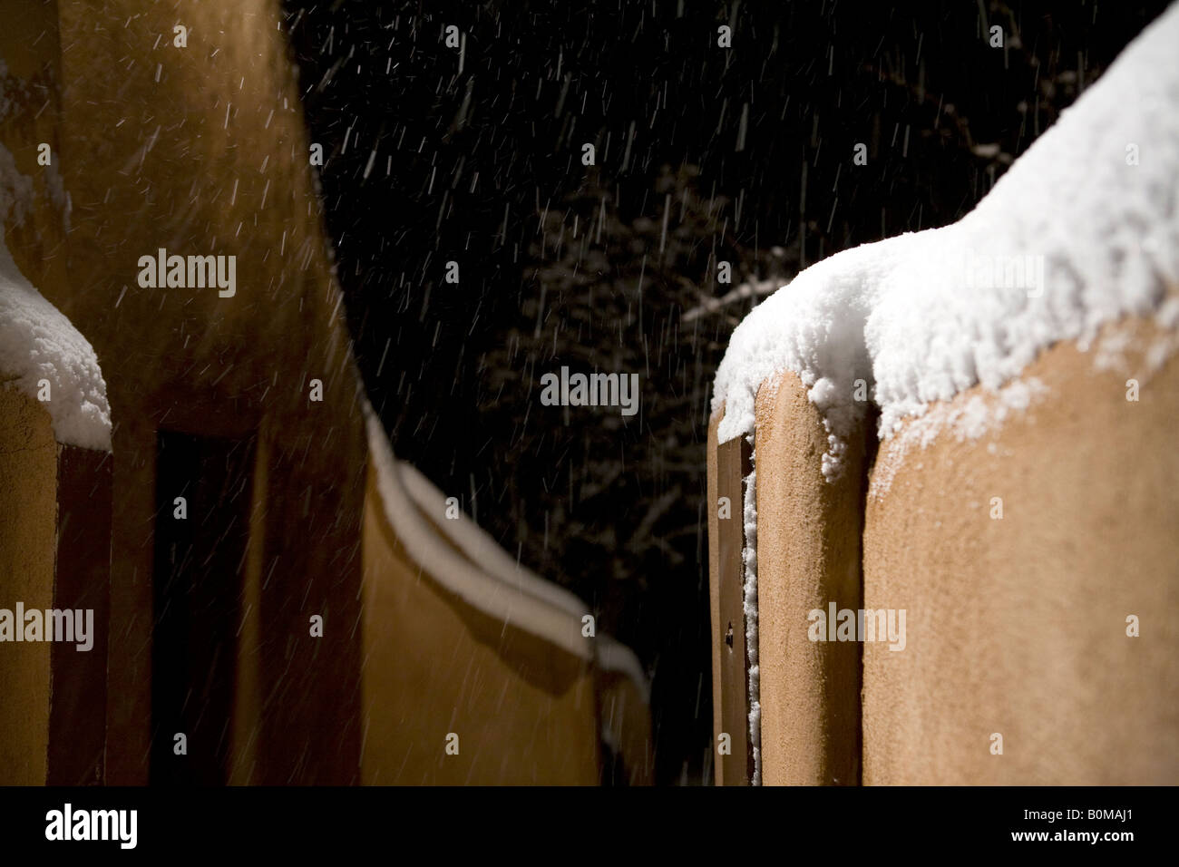 Freeze wall hi-res stock photography and images - Alamy