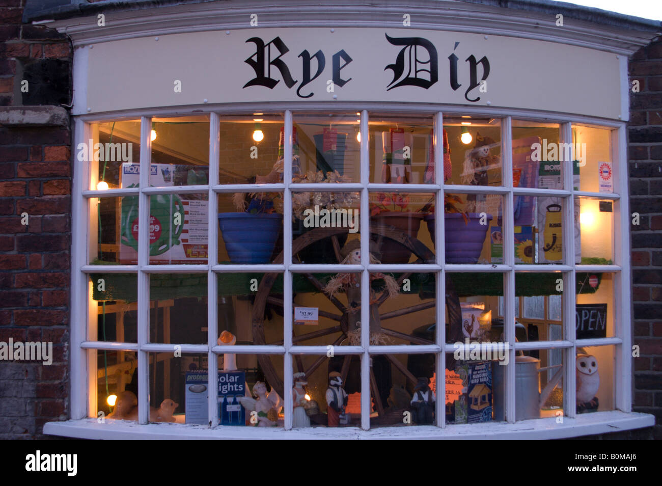 The town of Rye in East Sussex at night: Rye DIY Shop window Stock ...