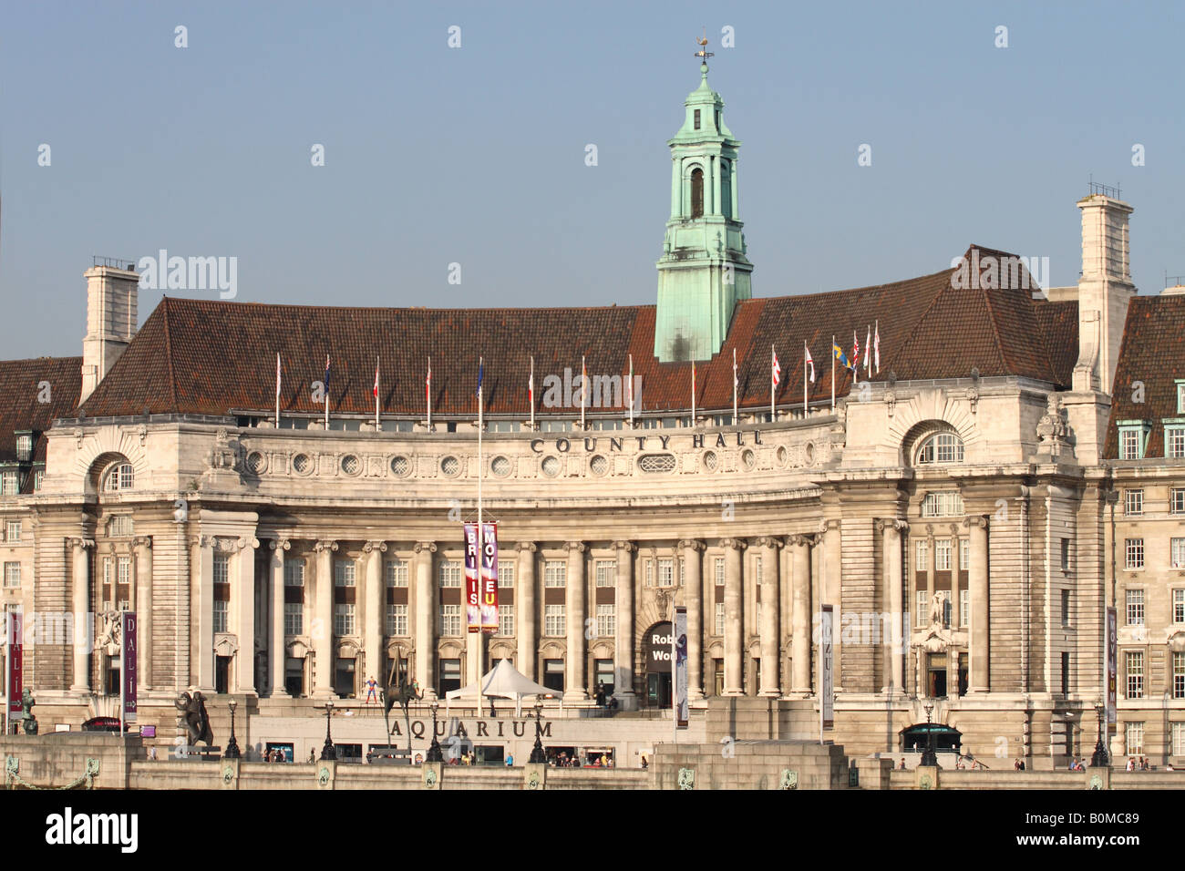 Former county hall london hi-res stock photography and images - Alamy