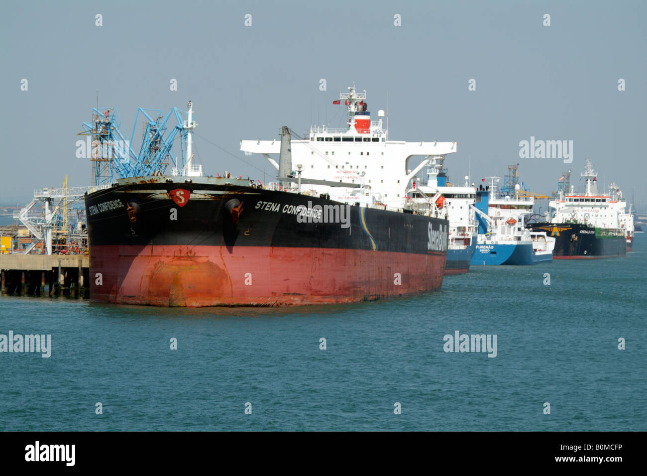 Bulk carrier ship the Stena Confidence at Fawley Marine Terminal on ...