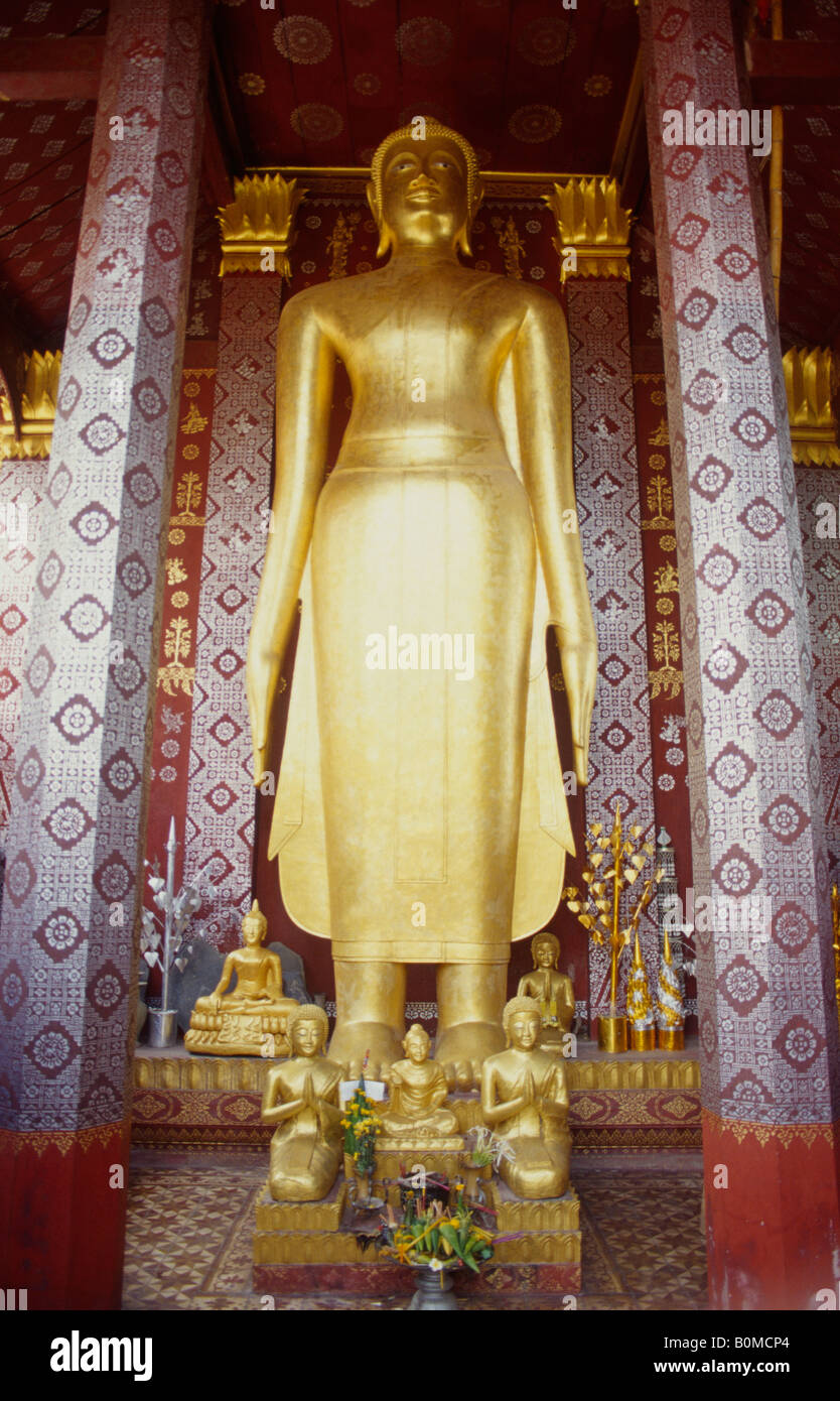 gold Buddha statue, China Stock Photo - Alamy