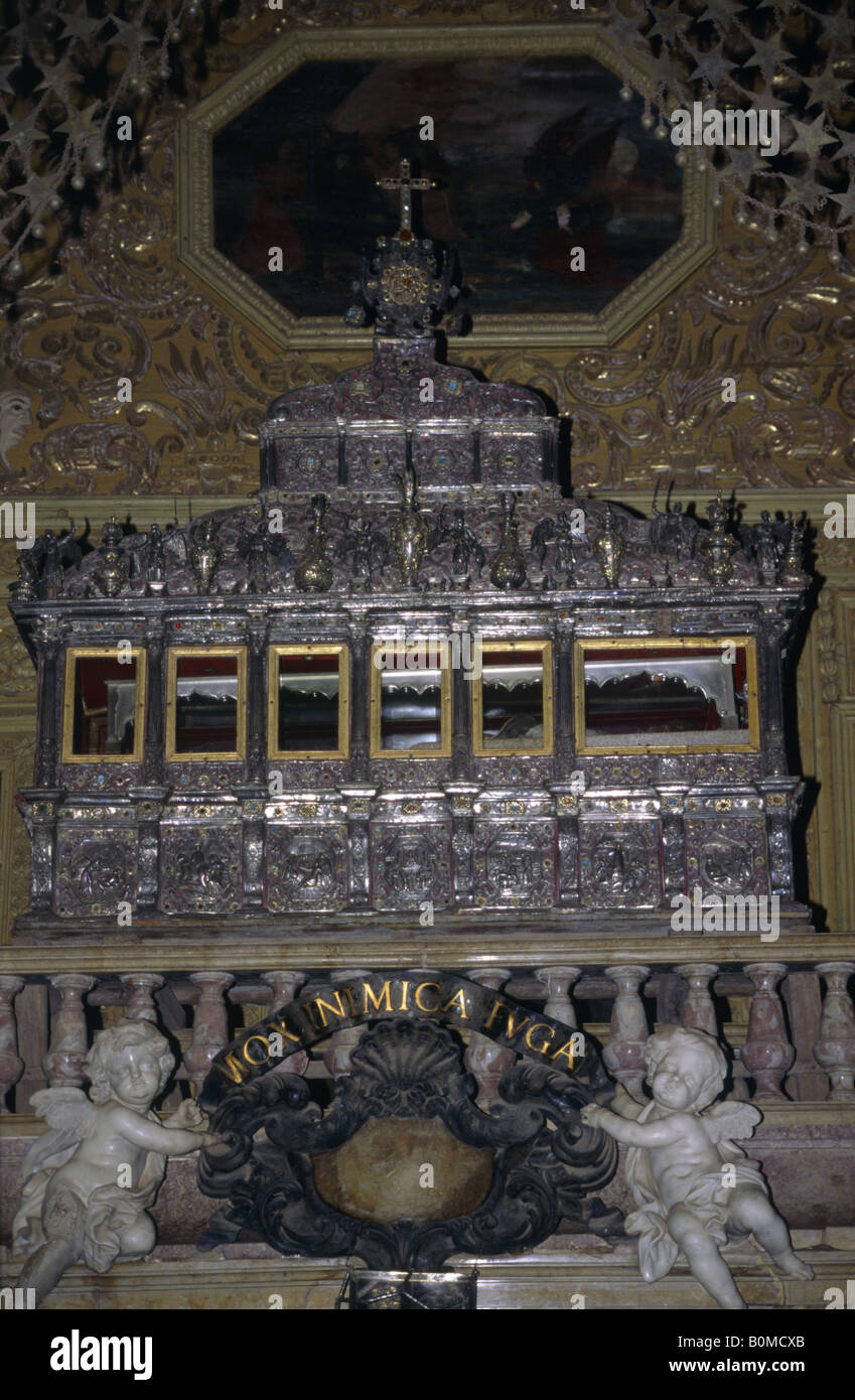 Bom Jesus Basilica. Shrine. St Francis Xavier casket. Decorative ...
