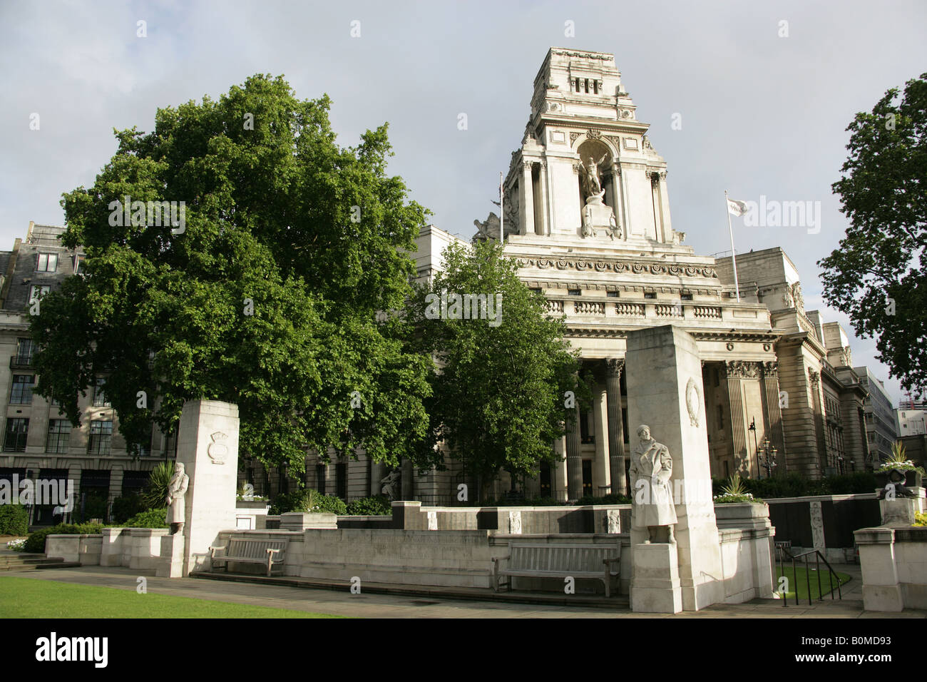 City of London, England. The Mercantile Marine War Memorial at Trinity ...