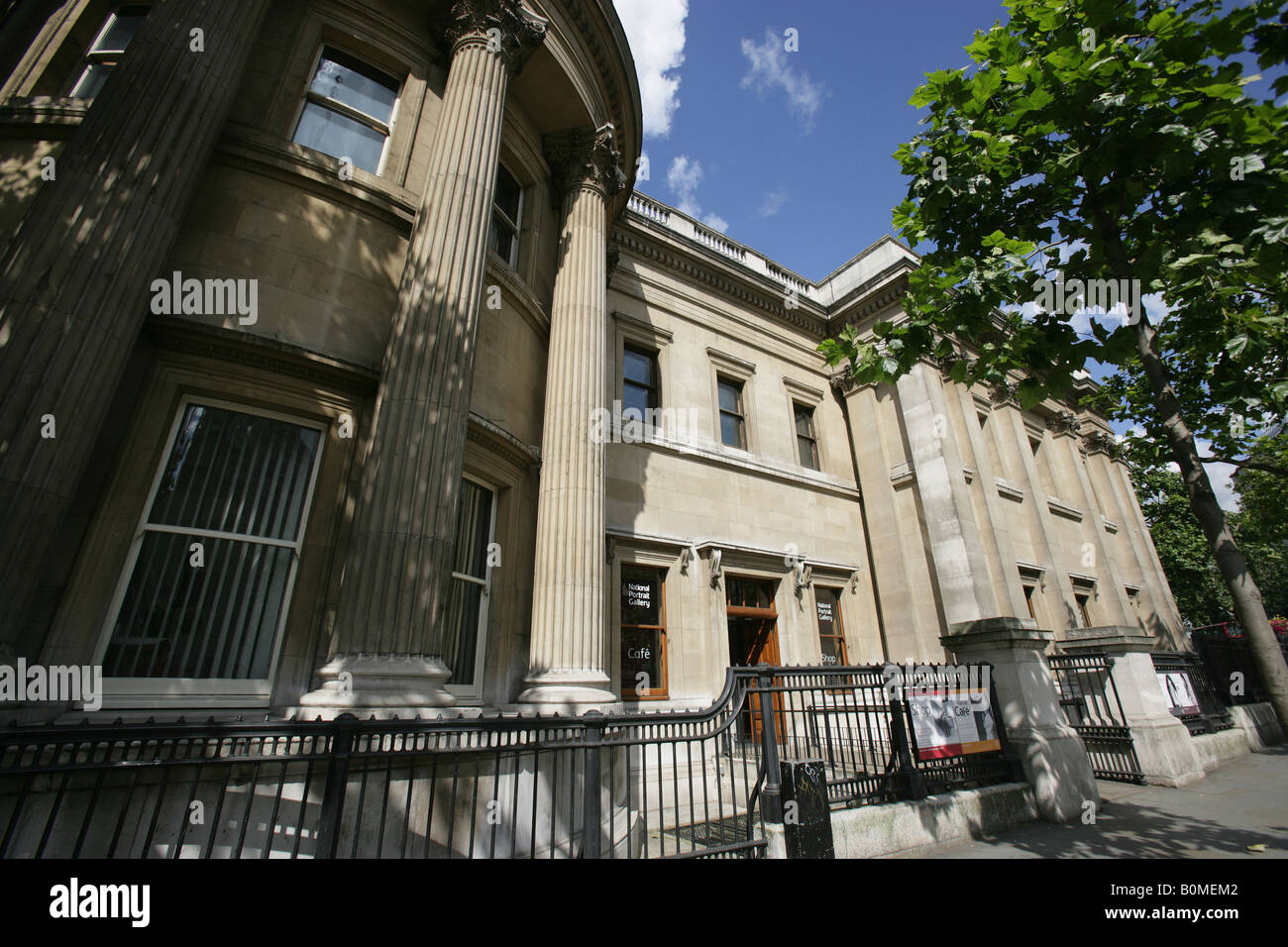 National portrait gallery cafe hi-res stock photography and images - Alamy