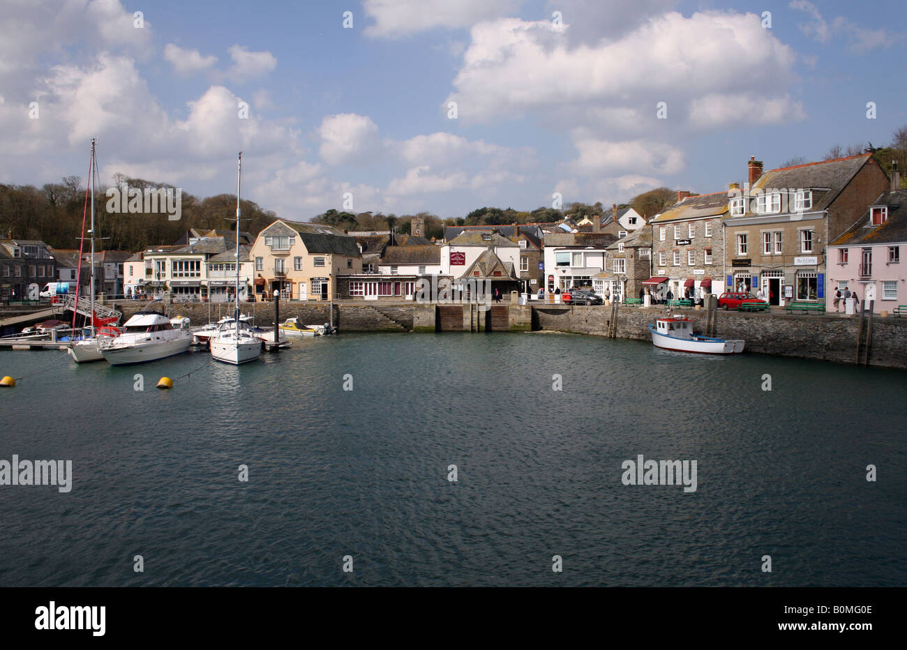 Padstow old harbour hi-res stock photography and images - Alamy