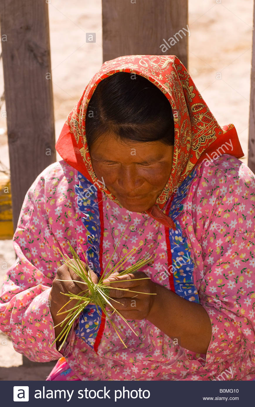Weaving Baskets Stock Photos & Weaving Baskets Stock Images - Alamy
