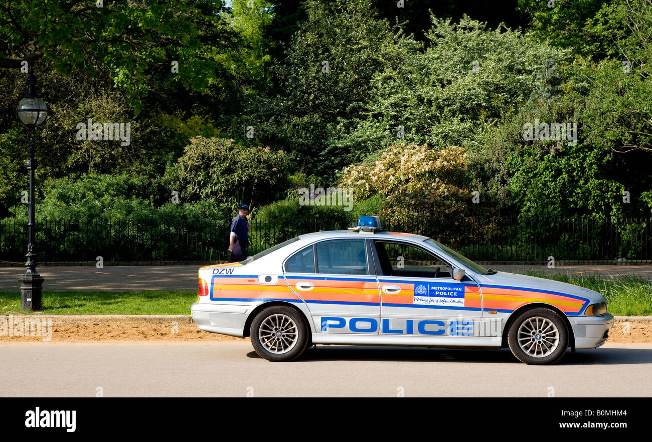 Car in the park hi-res stock photography and images - Alamy