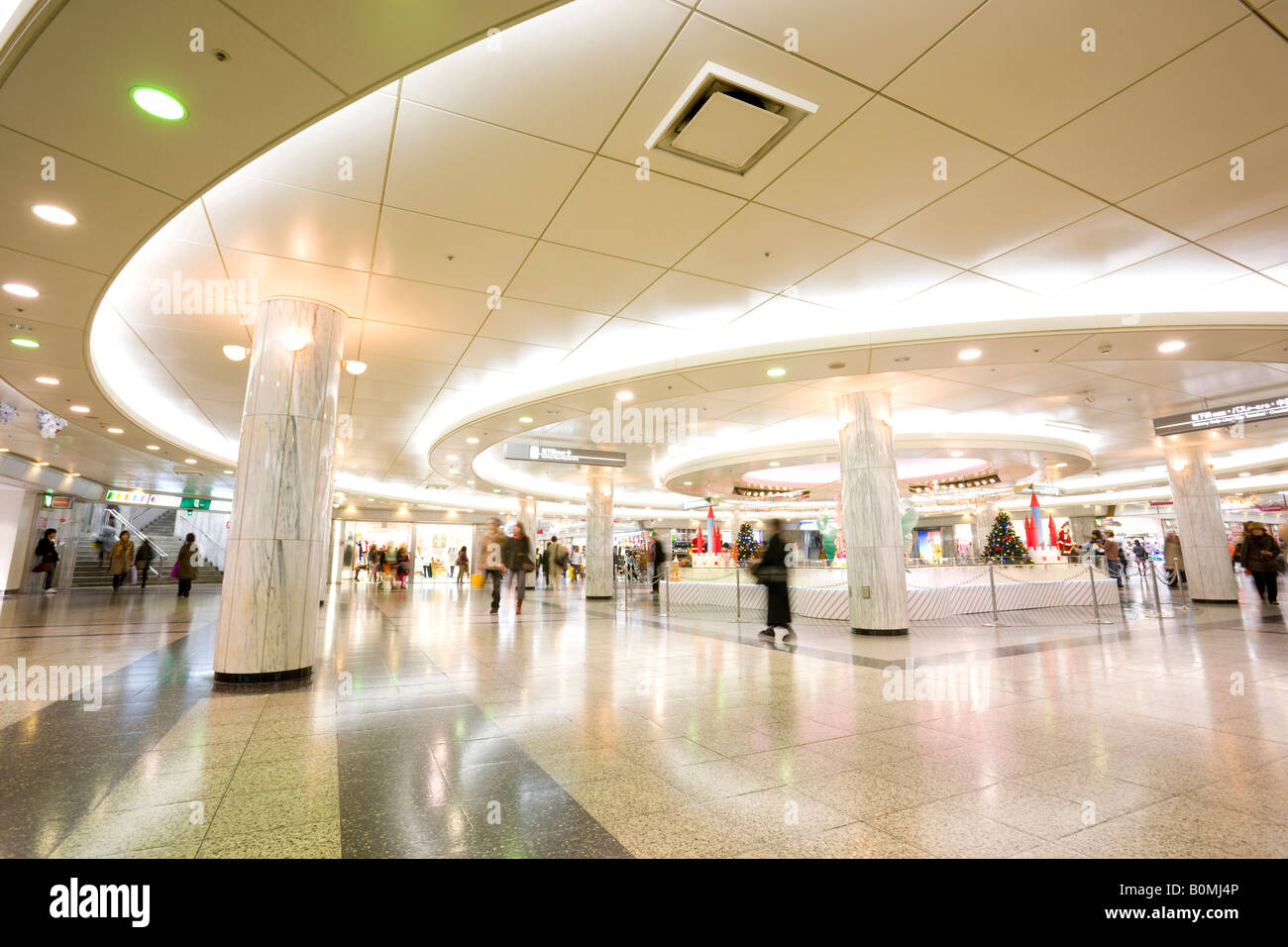 Underground shopping center Stock Photo - Alamy