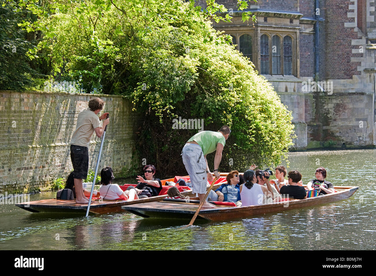 Two punts on the cam. Cambridge Stock Photo - Alamy
