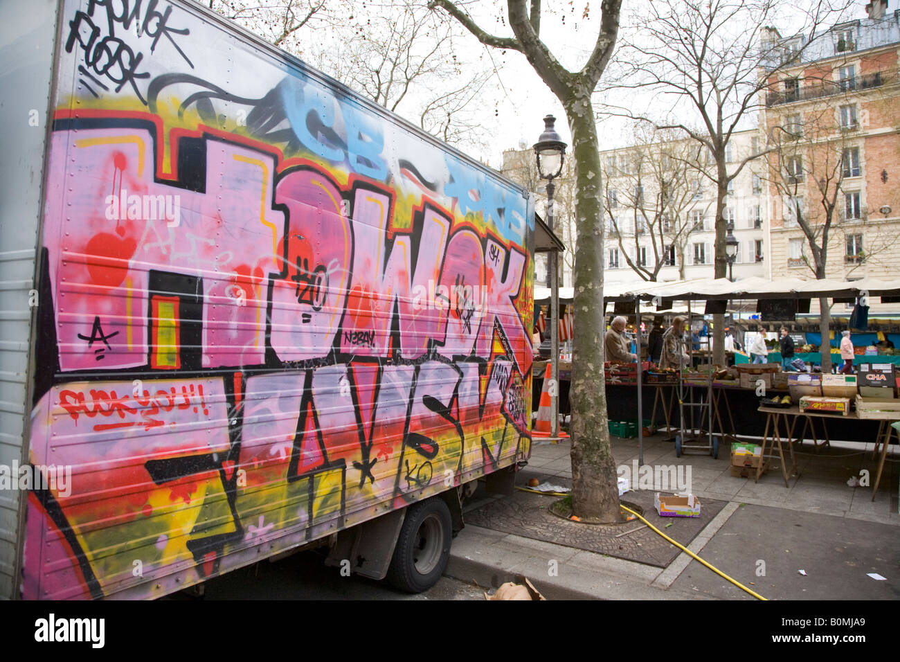 Banksy paris france hi-res stock photography and images - Alamy