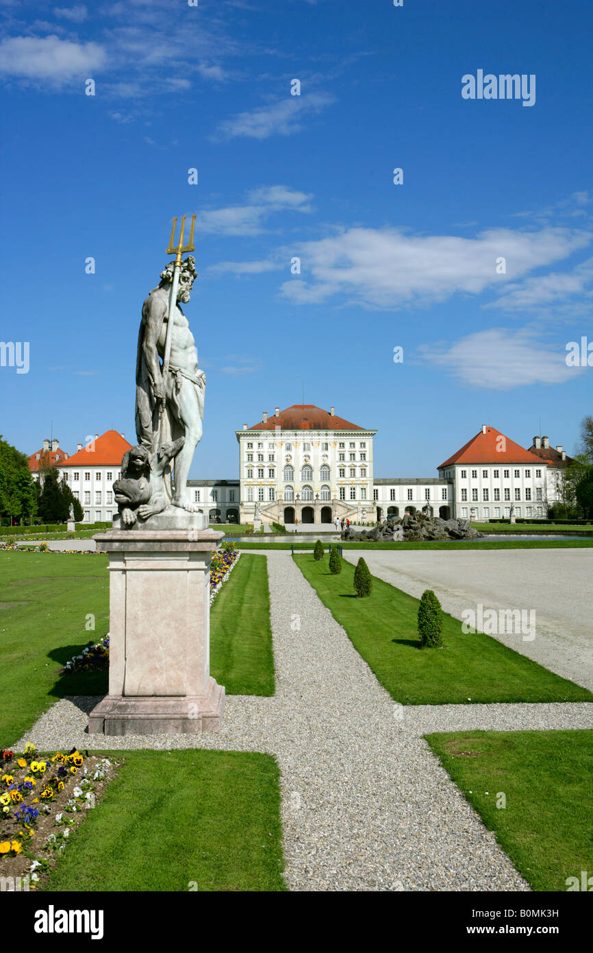 Schloss Nymphenburg in Muenchen, Castle Nymphenburg Munich, Bavaria ...