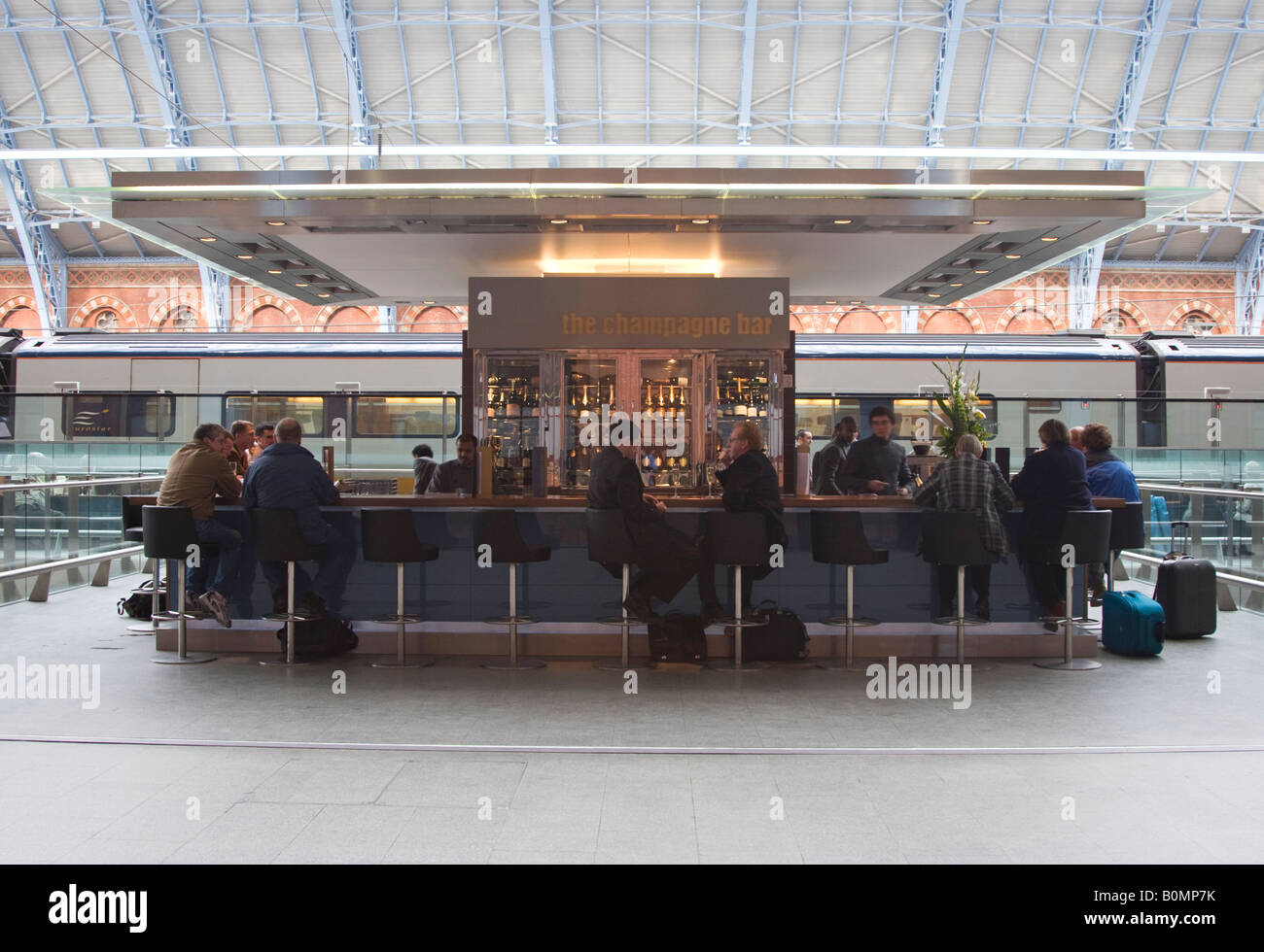 Champagne Bar - St Pancras International Station Eurostar Terminal ...