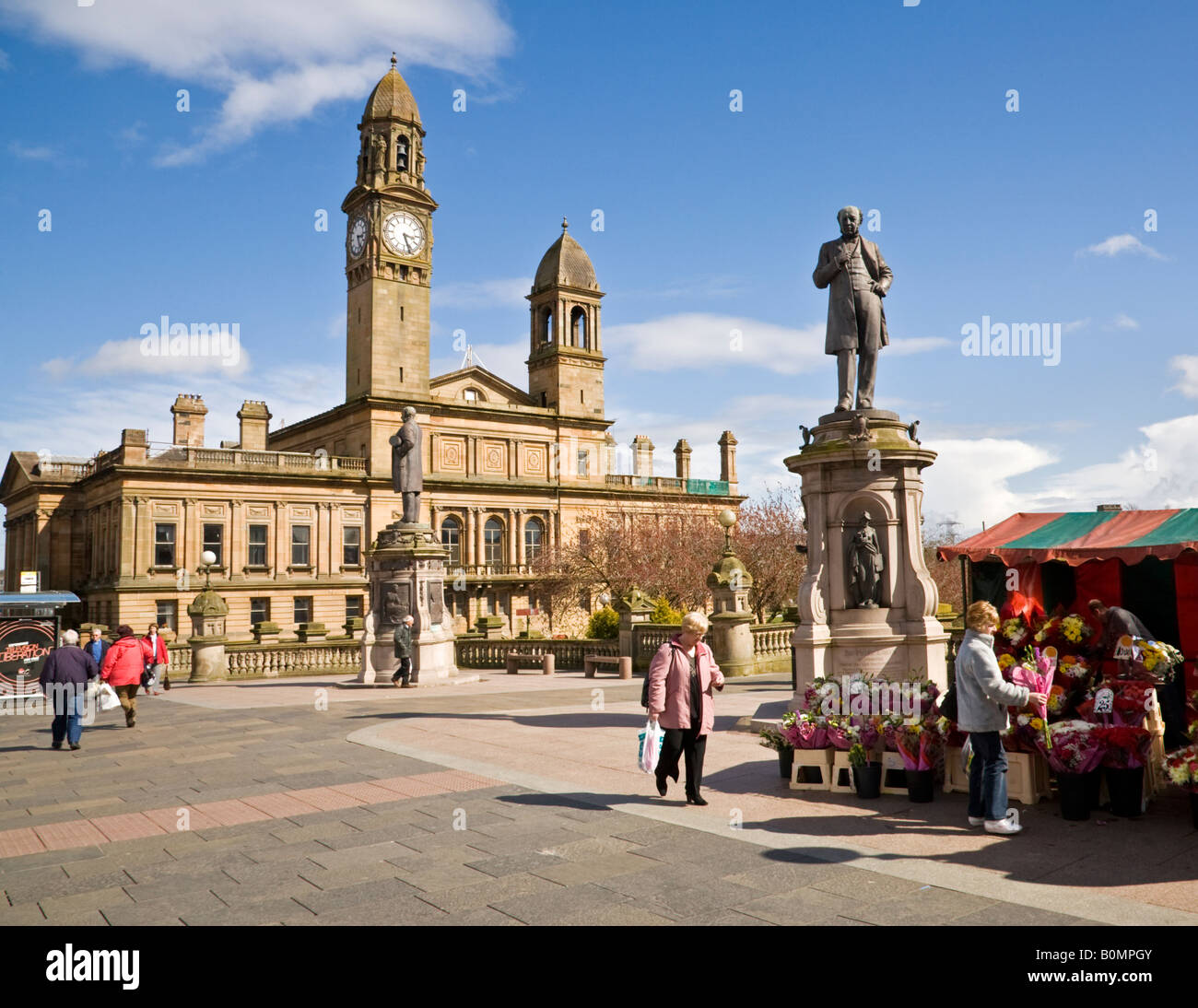 Paisley town centre renfrewshire hi-res stock photography and images ...