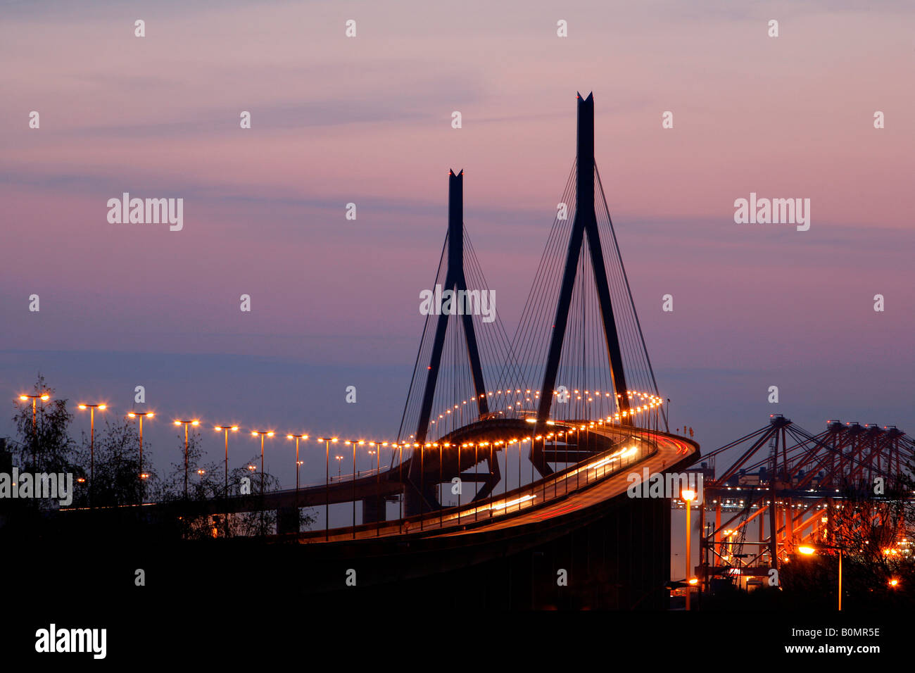 A landmark in Hamburg, Koehlbrand bridge in the harbour, Germany Stock ...