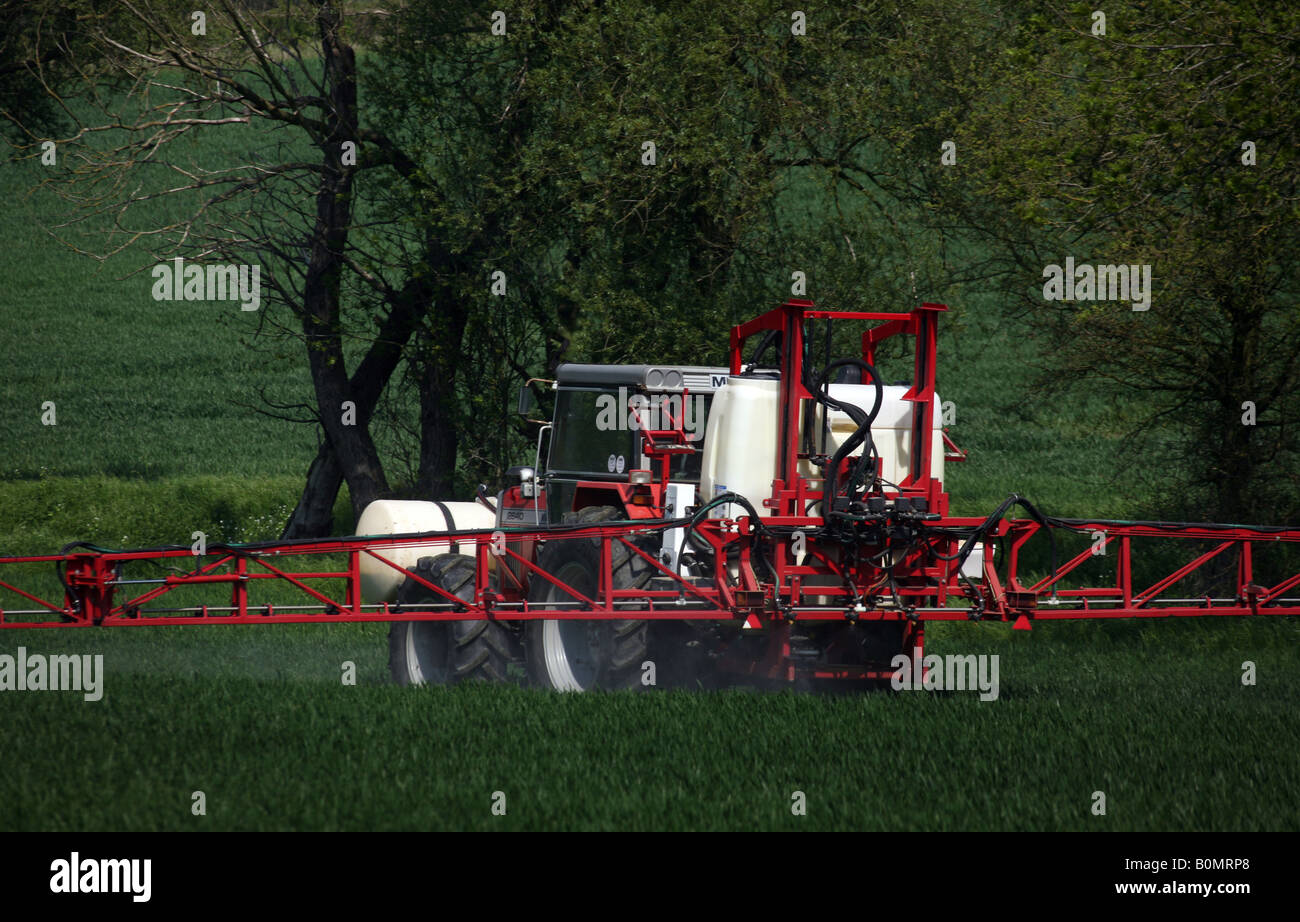 Spraying wheat crops field hi-res stock photography and images - Alamy