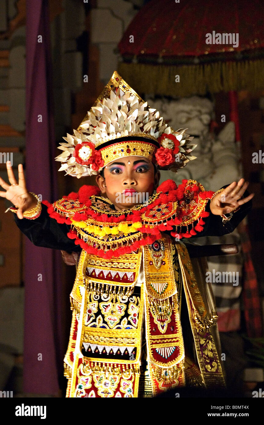Sanghyang dance hi-res stock photography and images - Alamy