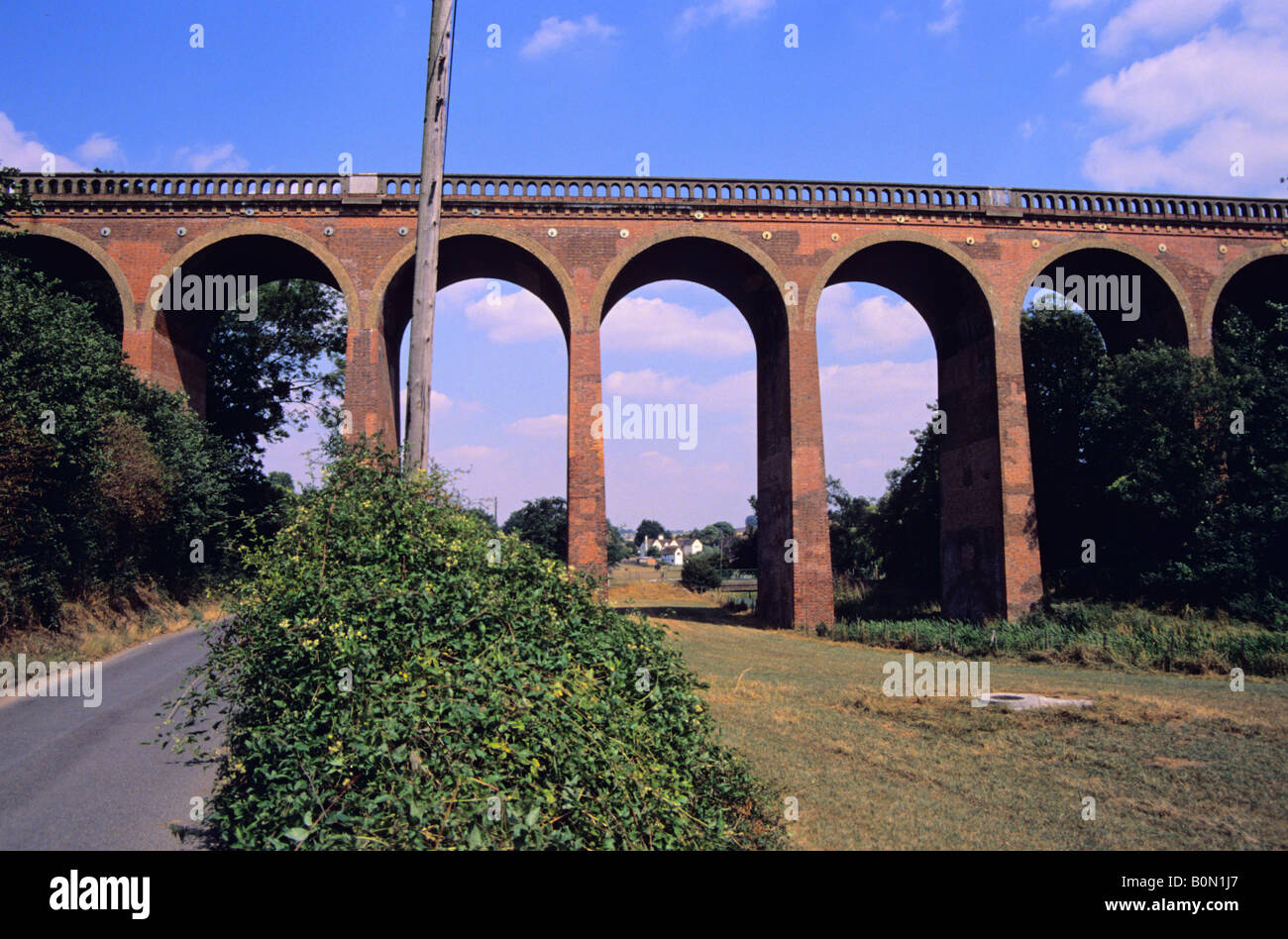 Railway Viaduct over the River Darent, Eynsford, Kent, England, UK ...