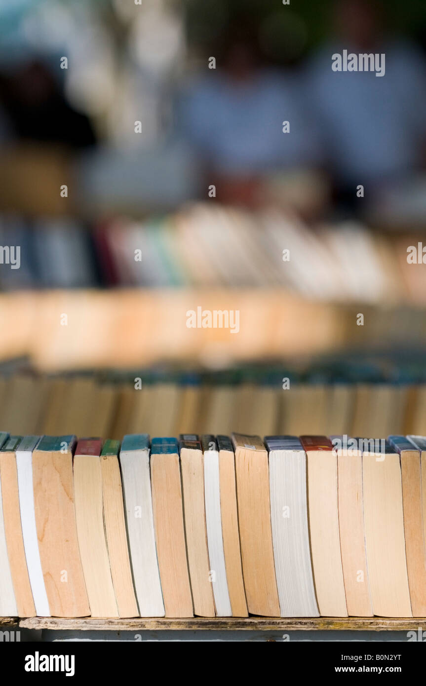 Second Hand Book Stall High Resolution Stock Photography and Images - Alamy