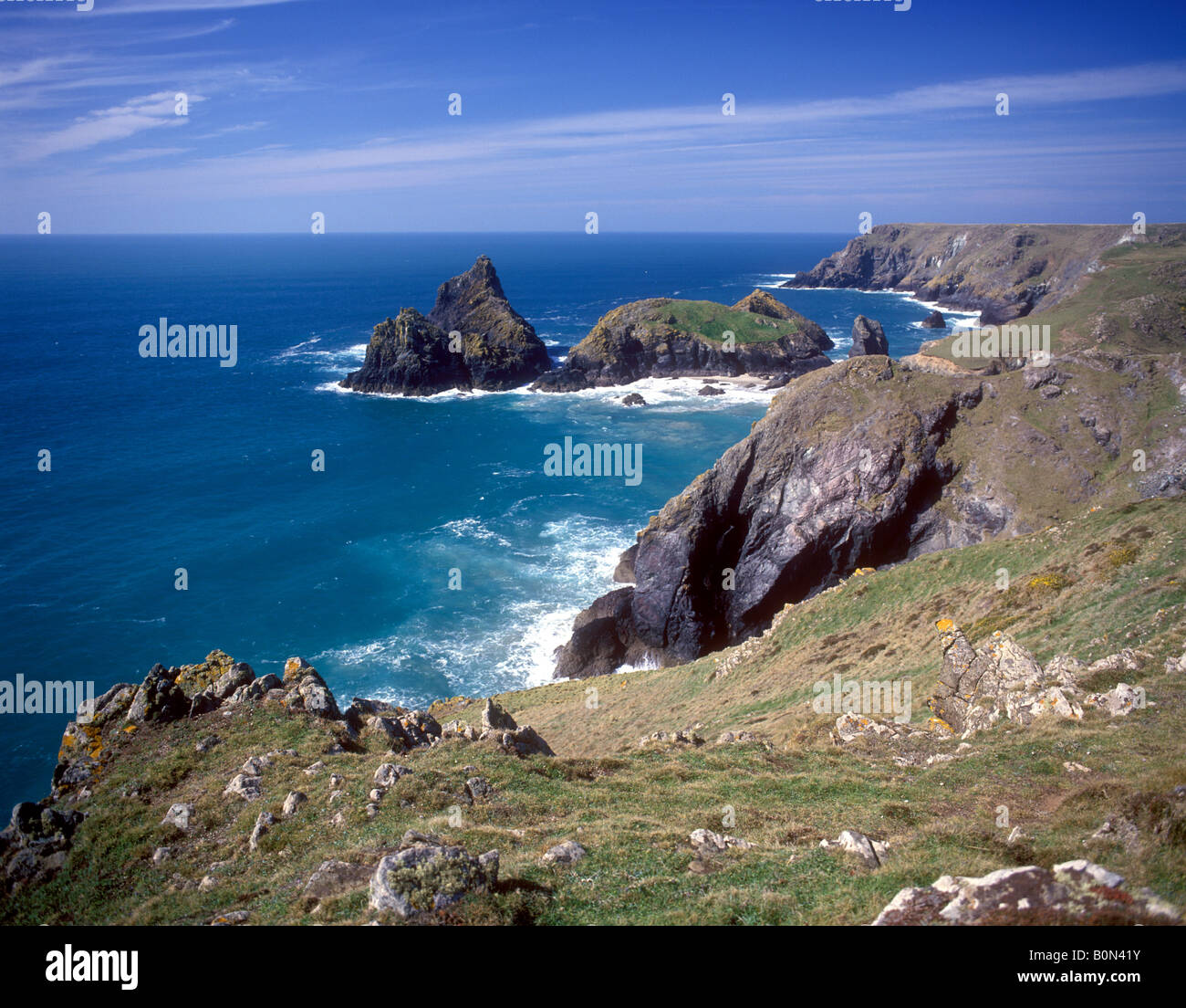 Kynance Cove - Spectacular Cornish coastal scenery on the Lizard ...